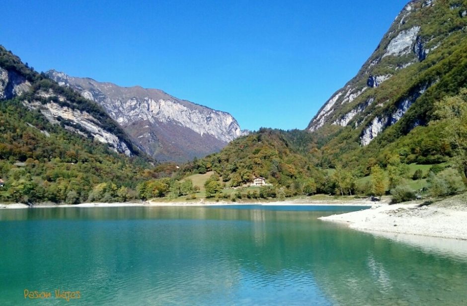 Lago di Tenno e dintorni: visita il lago, il borgo e le cascate ...